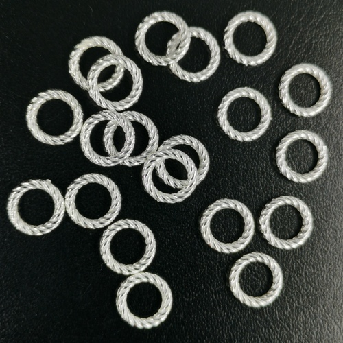 8mm Twisted Closed Rings Silver Plated - www.thesouthamptonbeadshop.co.uk