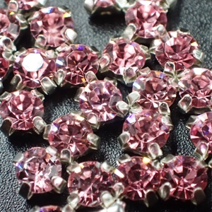 4mm-Chaton Montees - Light Rose - www.thesouthamptonbeadshop.co.uk